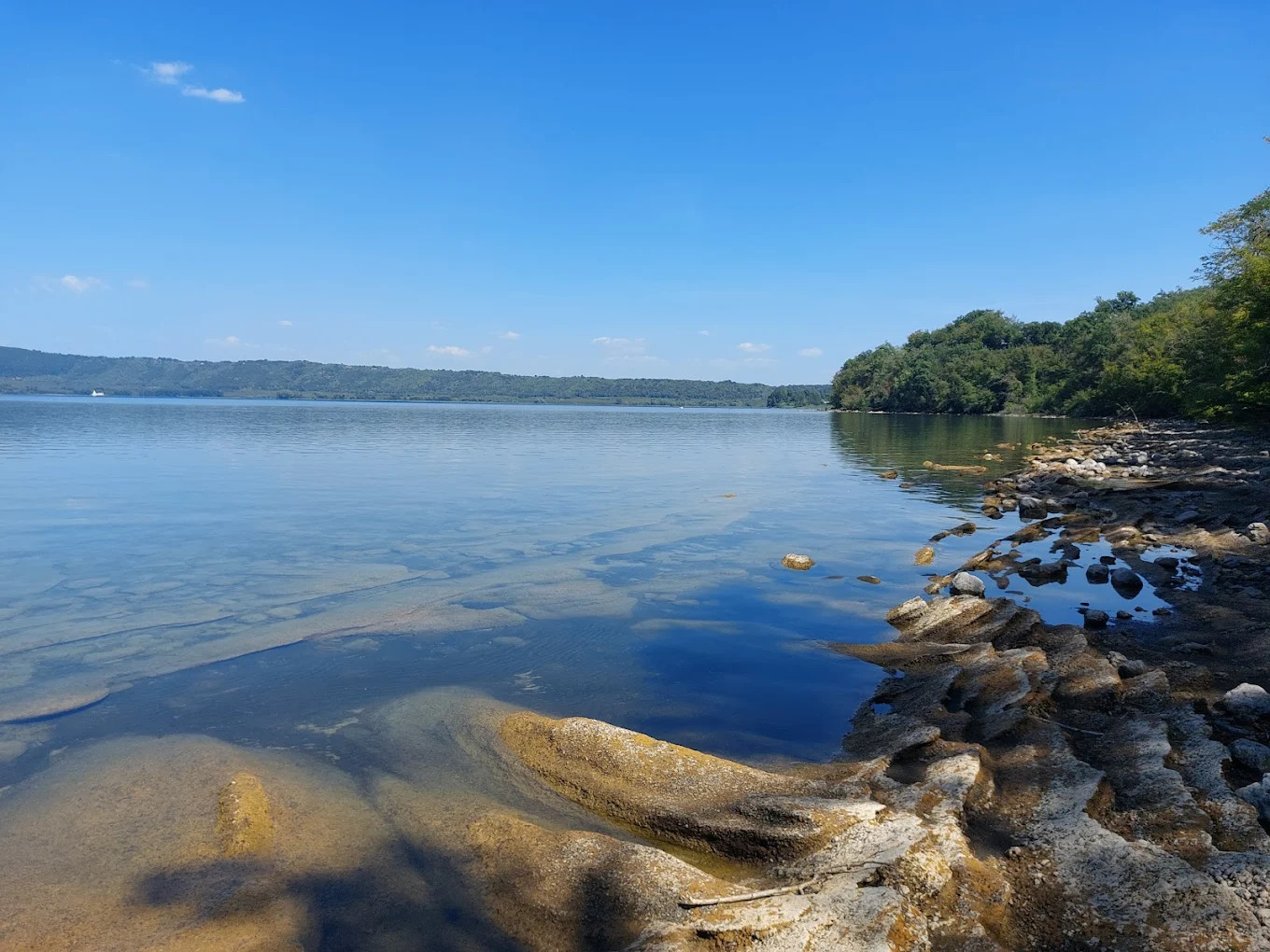 A hidden jewel among the Cimini mountains: the Lake Vico Nature Reserve ...