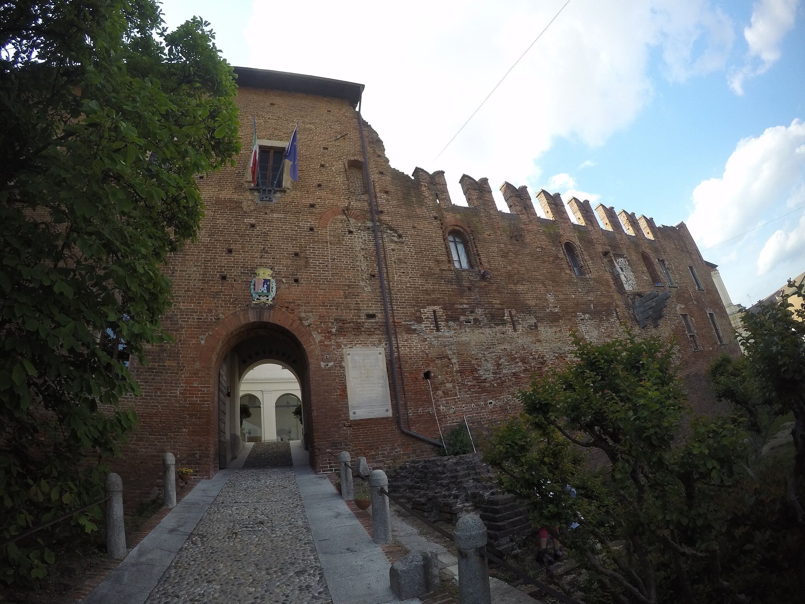 Binasco Castle – between the history of the Visconti and the legend of ...