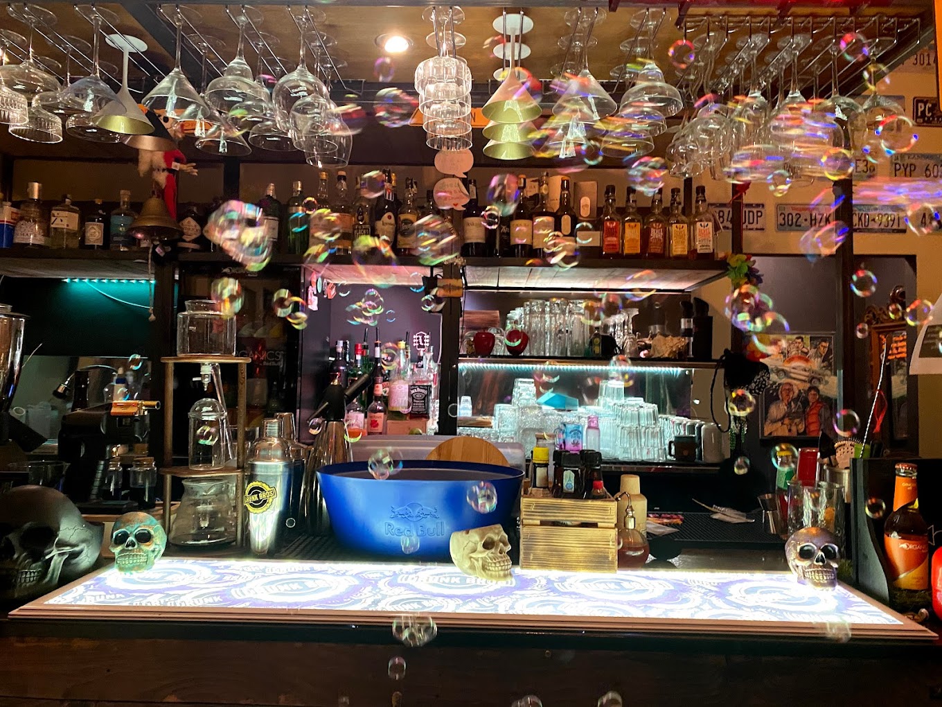 Drunk Bros: the pop and visionary cocktail bar in the heart of Catania ...