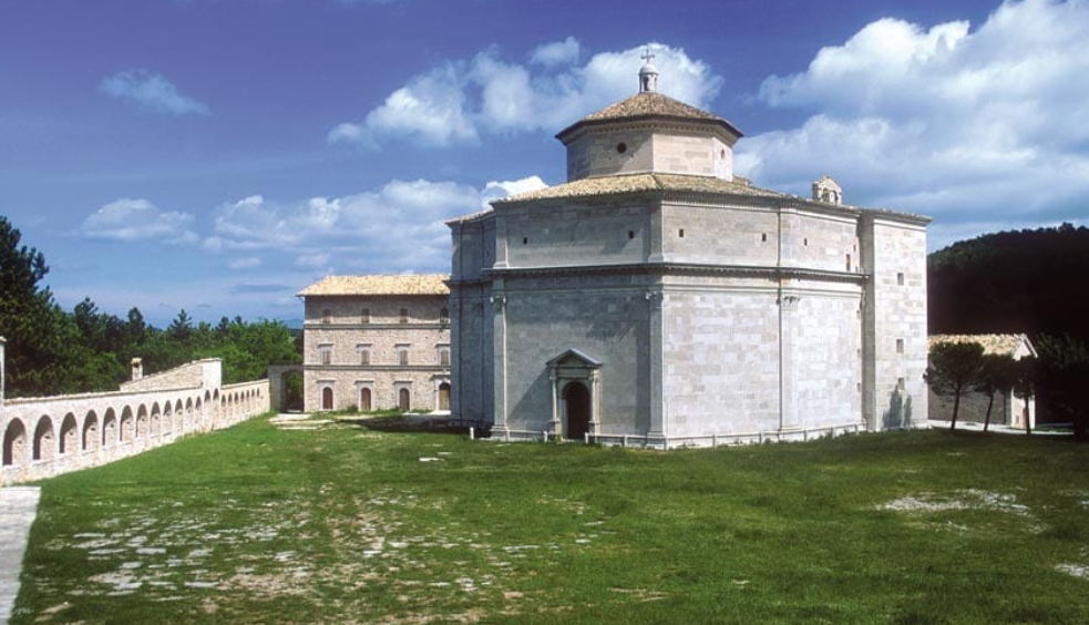 Visiting Visso: What to See in the Mountain Village of the Marche ...